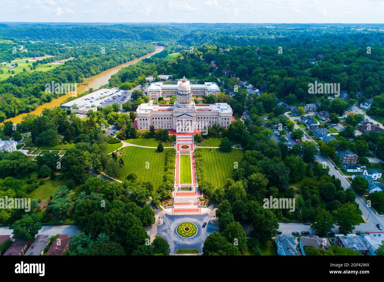 State capital building frankfort hi-res stock photography and images ...