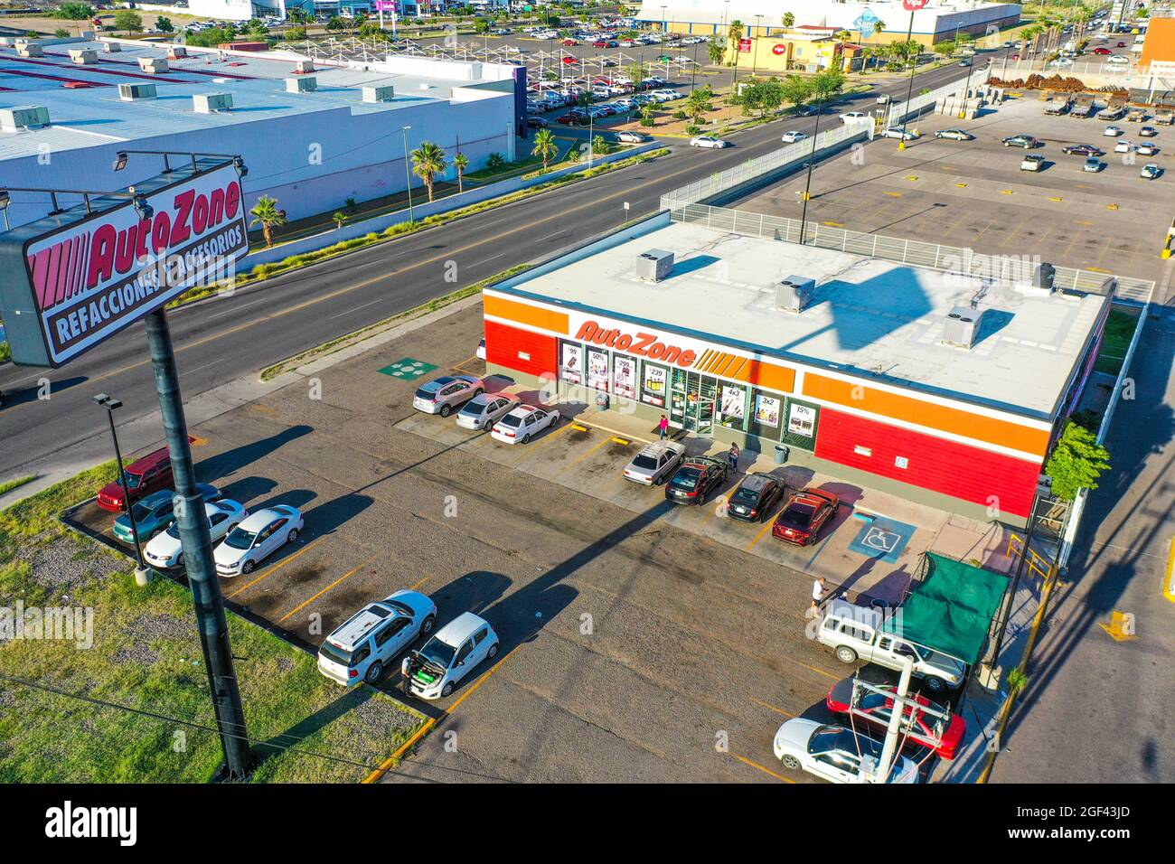 Automotrices hi-res stock photography and images - Alamy