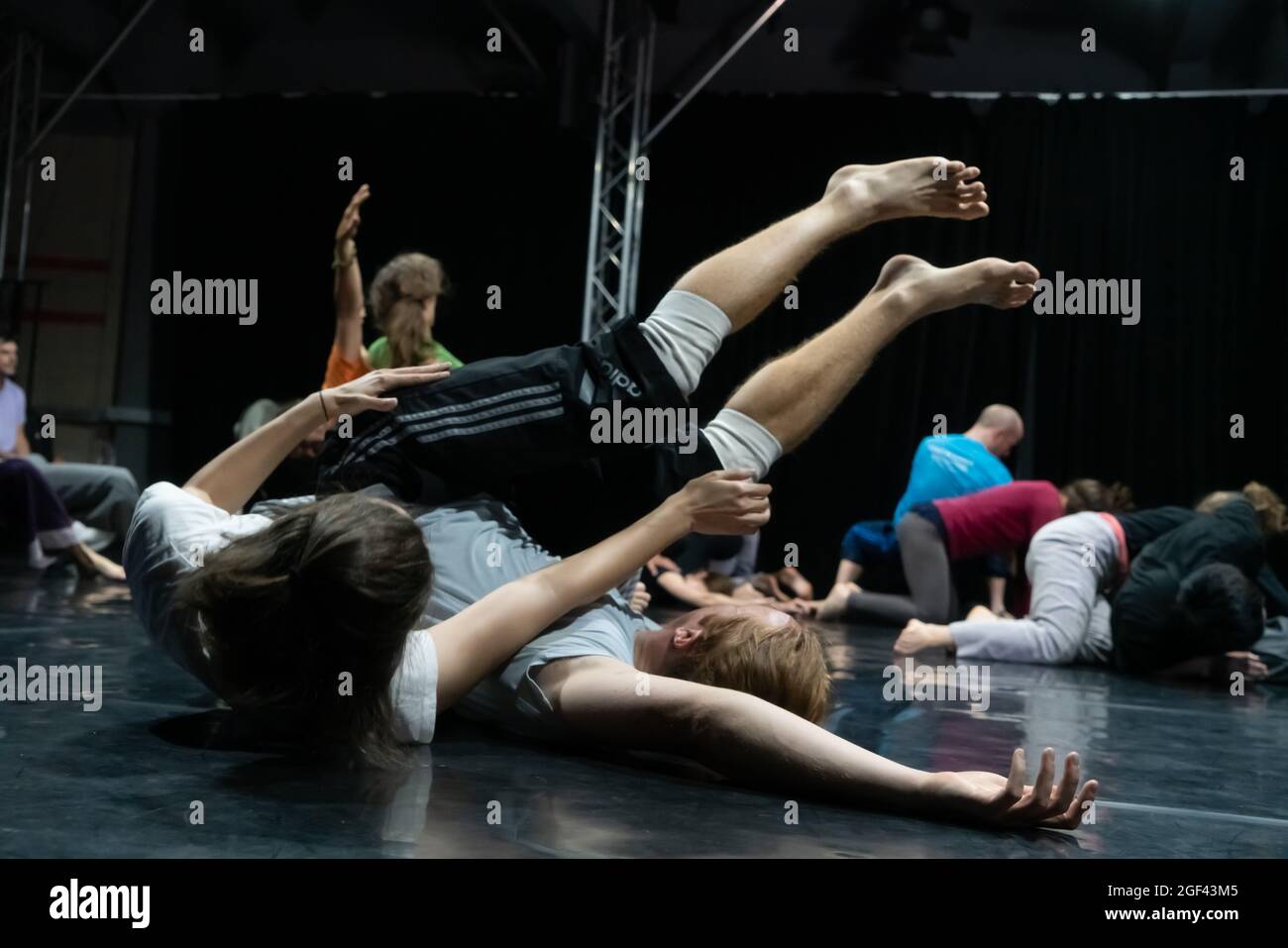 Dancers hands contact dance hi-res stock photography and images - Alamy