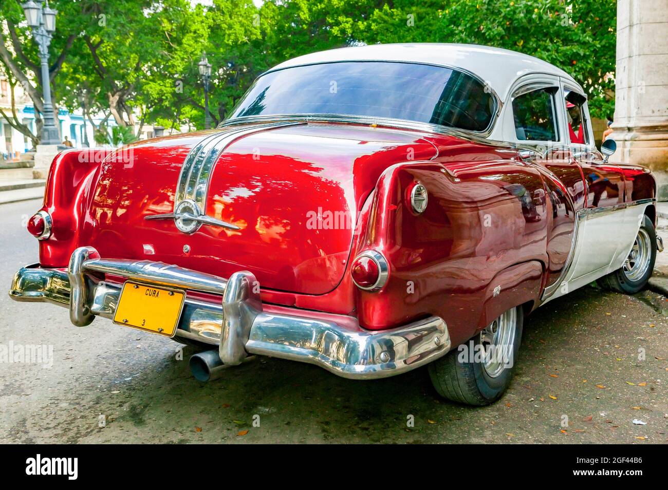 Vintage 1950s car rear view hi-res stock photography and images - Alamy