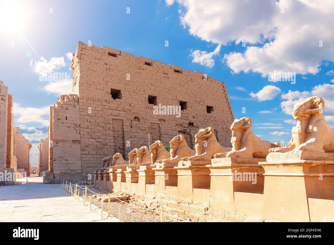 Dromos entrance hi-res stock photography and images - Alamy