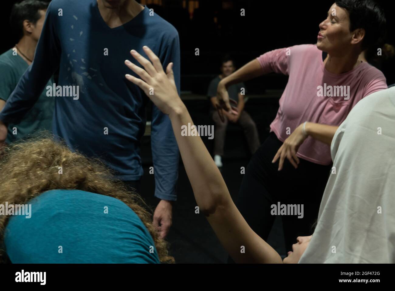 Contact improvisation hi-res stock photography and images - Alamy