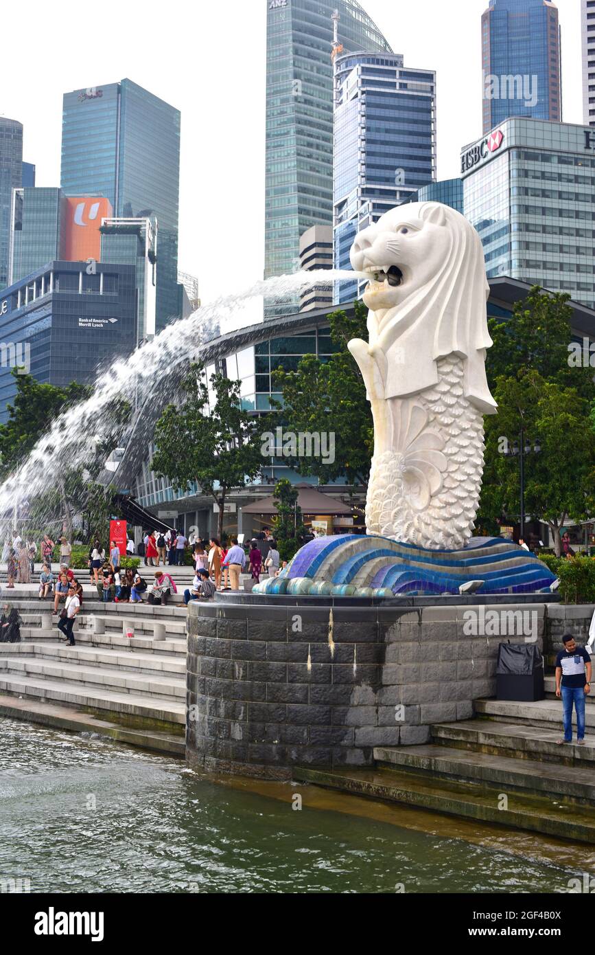 The merlion hi-res stock photography and images - Alamy