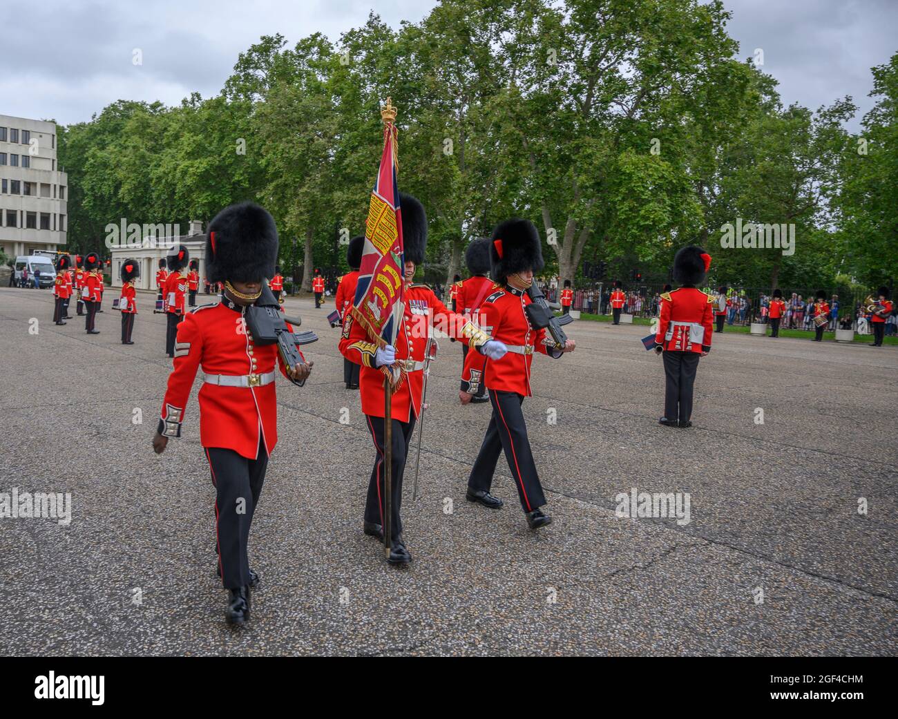 1st battalion coldstream guards flag hi-res stock photography and ...