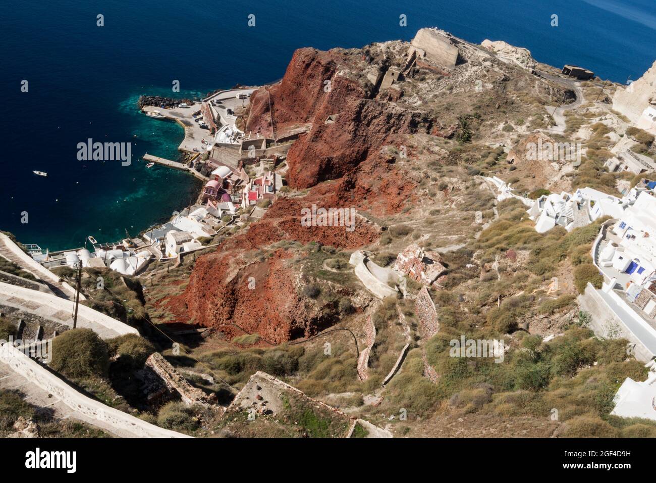 Santorini path port hi-res stock photography and images - Alamy