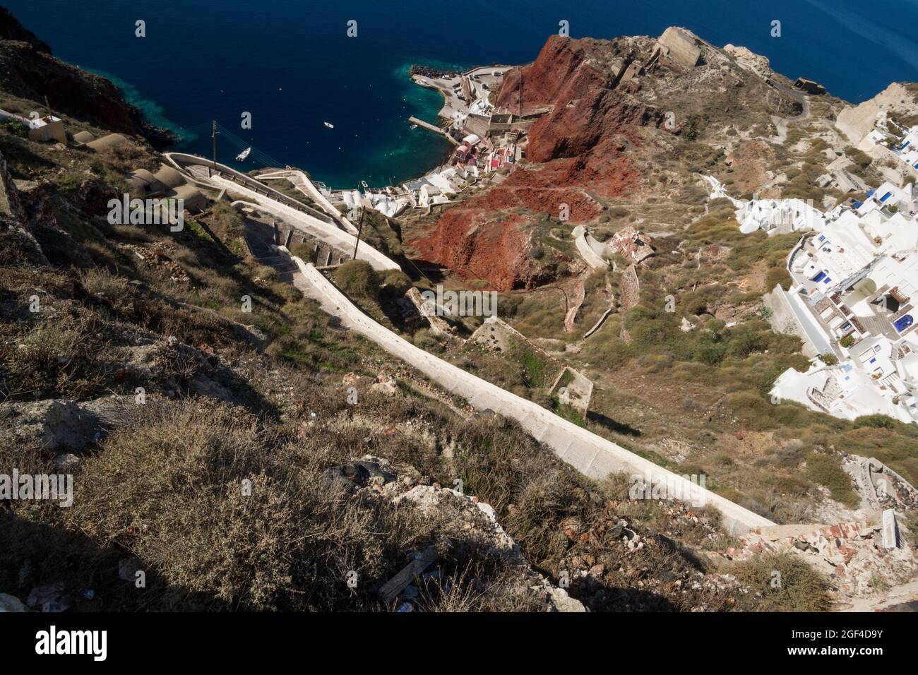 Santorini path port hi-res stock photography and images - Alamy