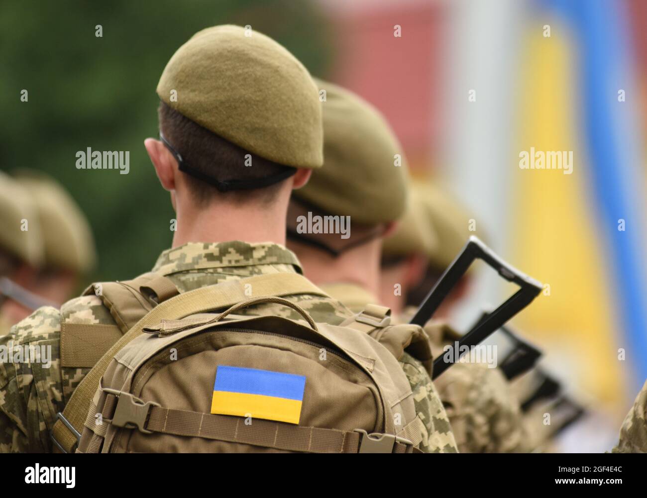 Ukrainian soldier. Ukrainian in army. Ukrainian flag on military ...