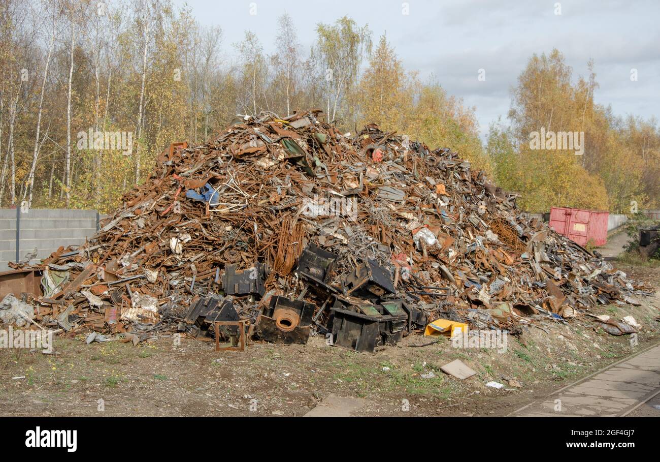 Magnetic pollution hi-res stock photography and images - Alamy