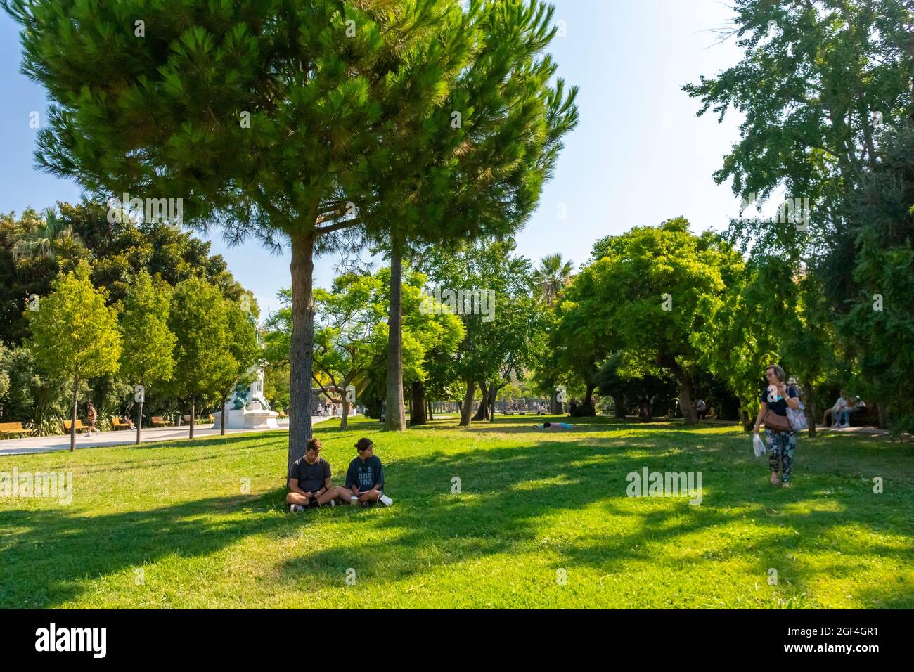Nice, France, People Enjoying French Public Park in Urban Heat Wave ...