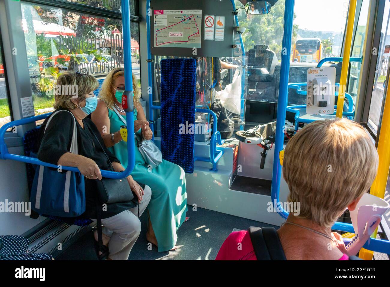 Shuttle board hi-res stock photography and images - Alamy