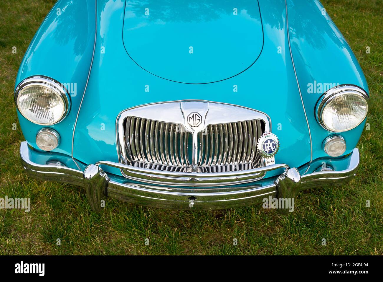Essex, CT USA - June 21, 2011: MG A's distinctive small chrome grille ...