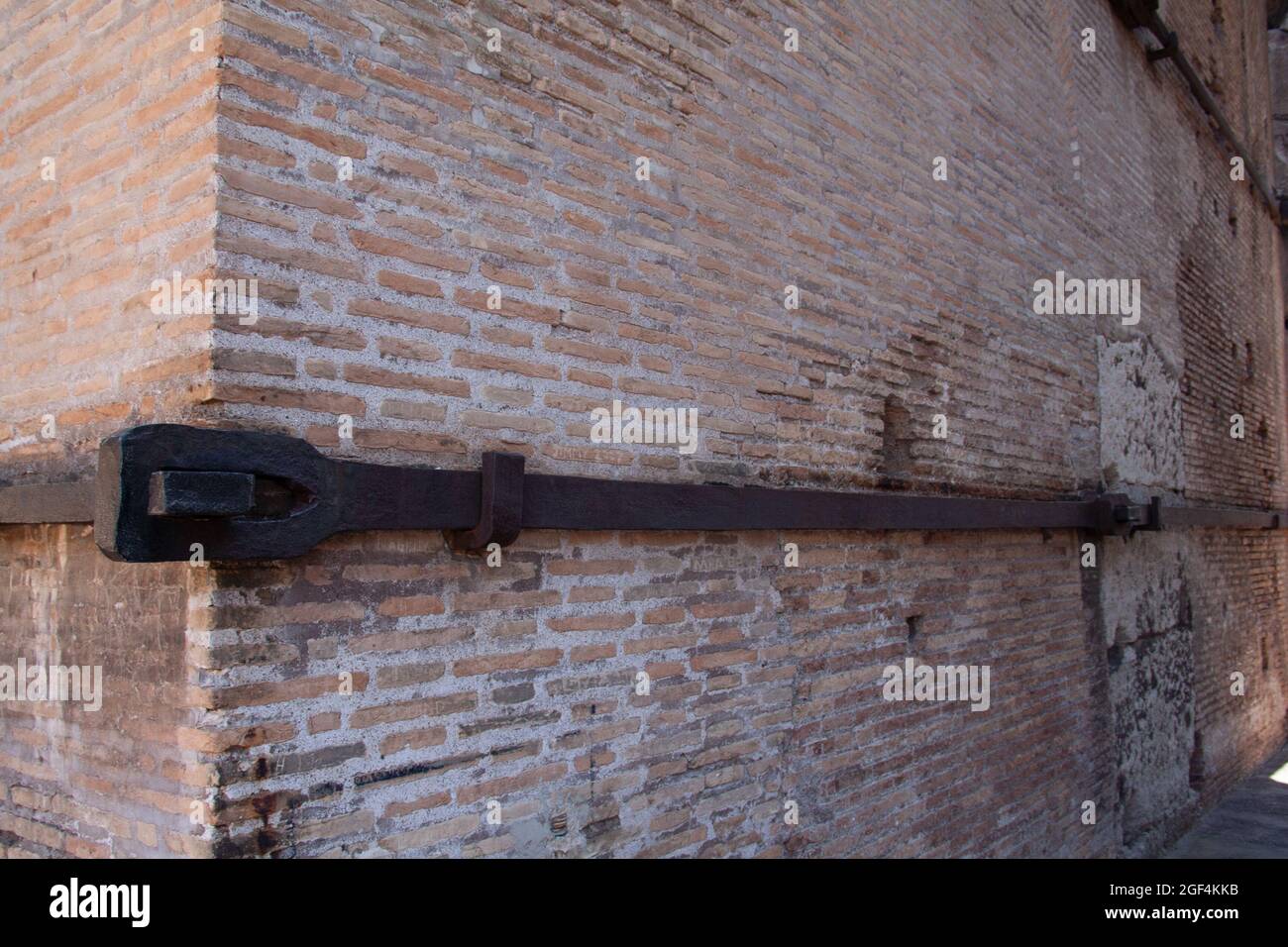 Roman anchor hi-res stock photography and images - Alamy