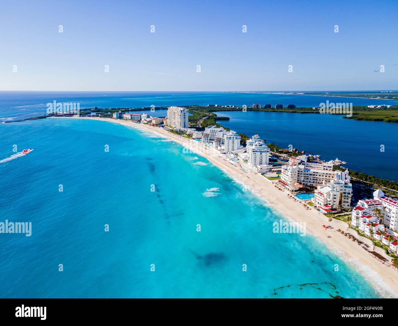 Cancun mexico hotel birds eye view hi-res stock photography and images ...