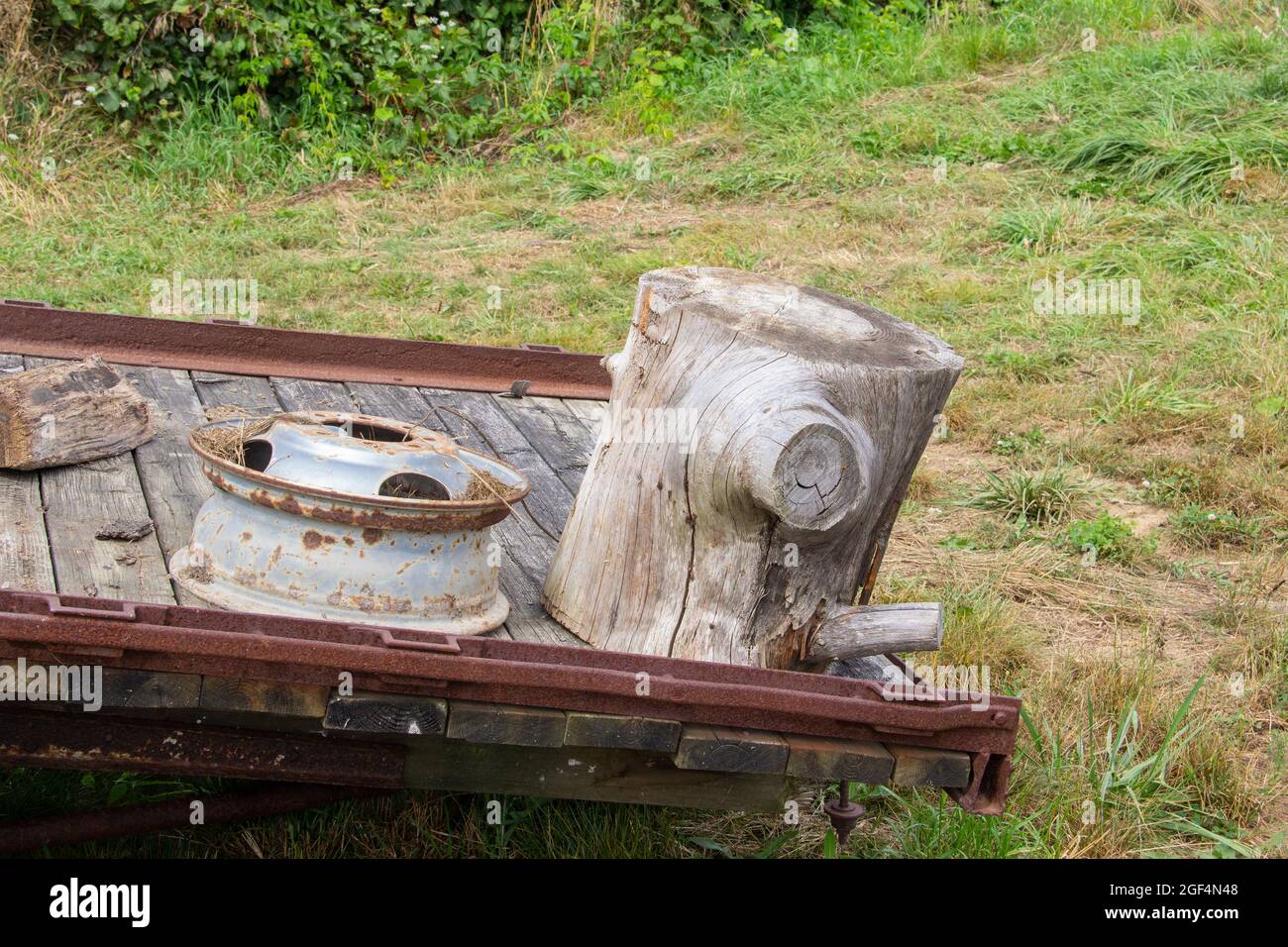 Flatbed tractor hi-res stock photography and images - Alamy
