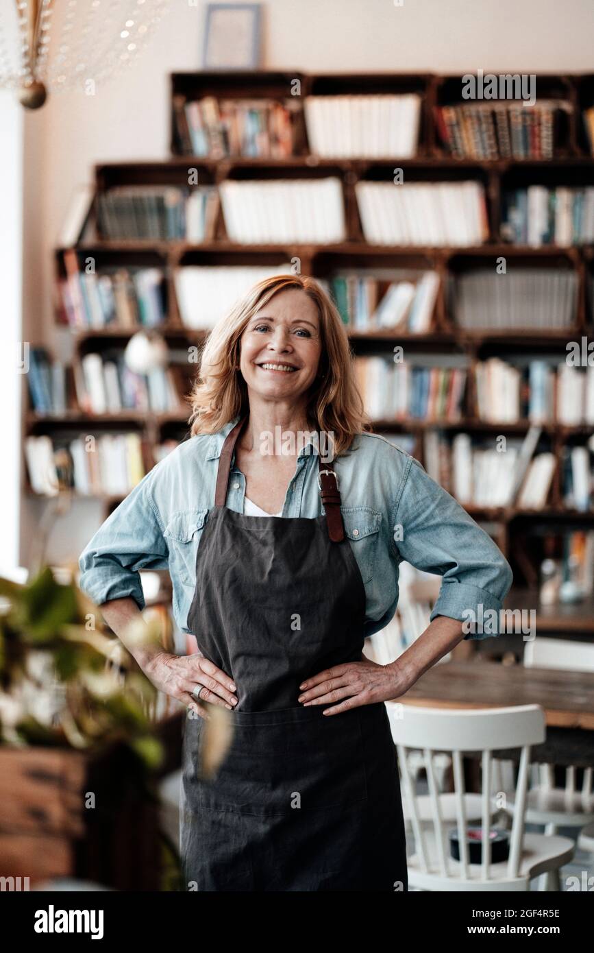 Cafe happy owner hi-res stock photography and images - Alamy