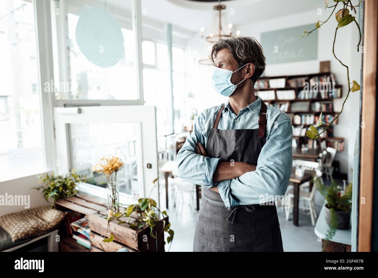Cafe pandemic hi-res stock photography and images - Alamy
