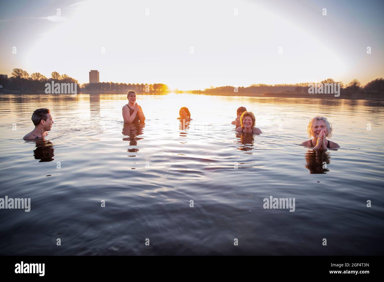Women having fun in water hi-res stock photography and images - Alamy