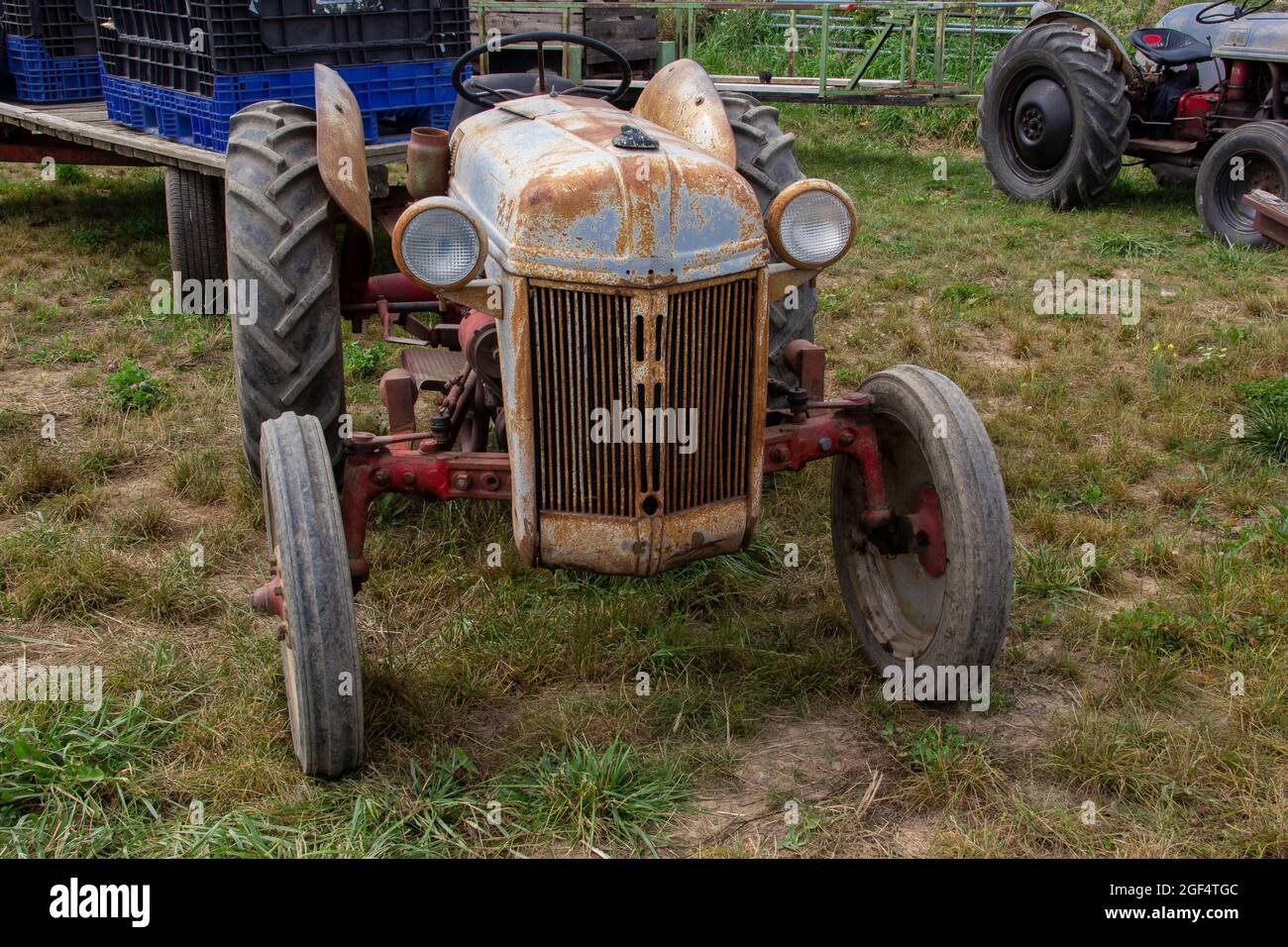 Engine old model agricultural tractor hi-res stock photography and ...