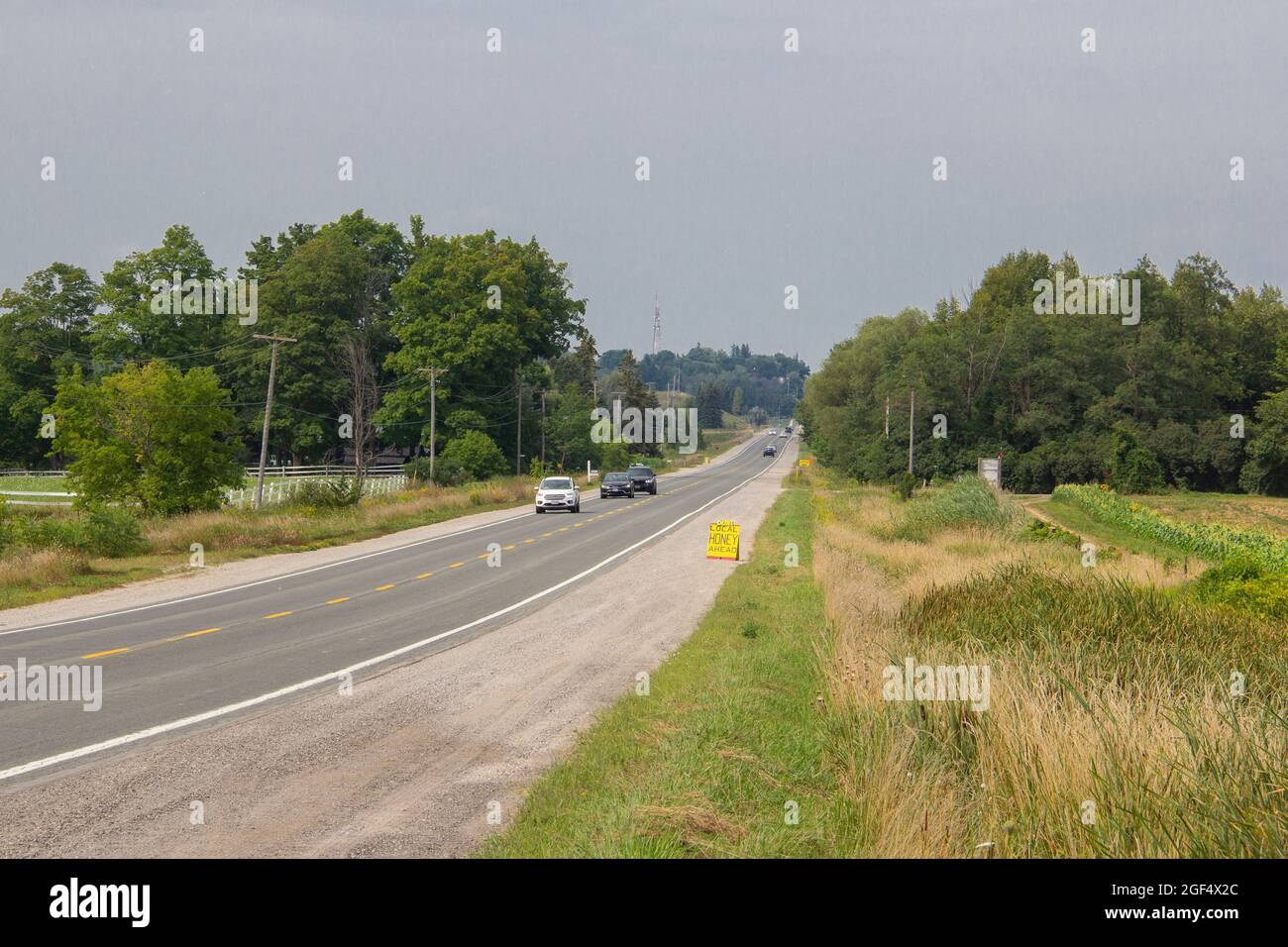 Countryside vehicles hi-res stock photography and images - Alamy
