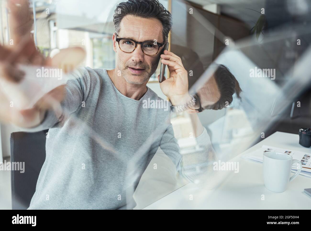 Glass box hi-res stock photography and images - Alamy