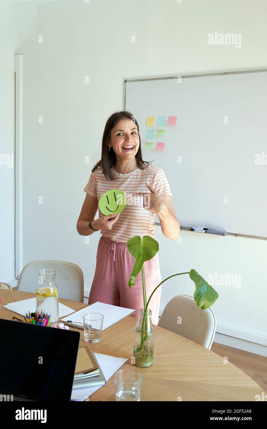 Face paper smiley hi-res stock photography and images - Alamy