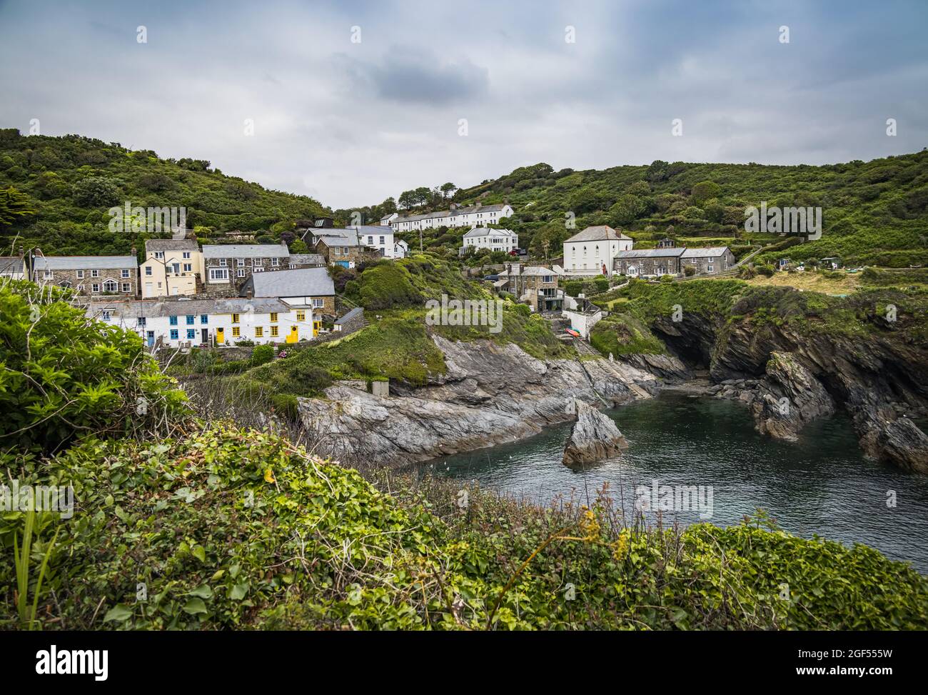Portloe village and harbour, Cornwall, England Stock Photo - Alamy