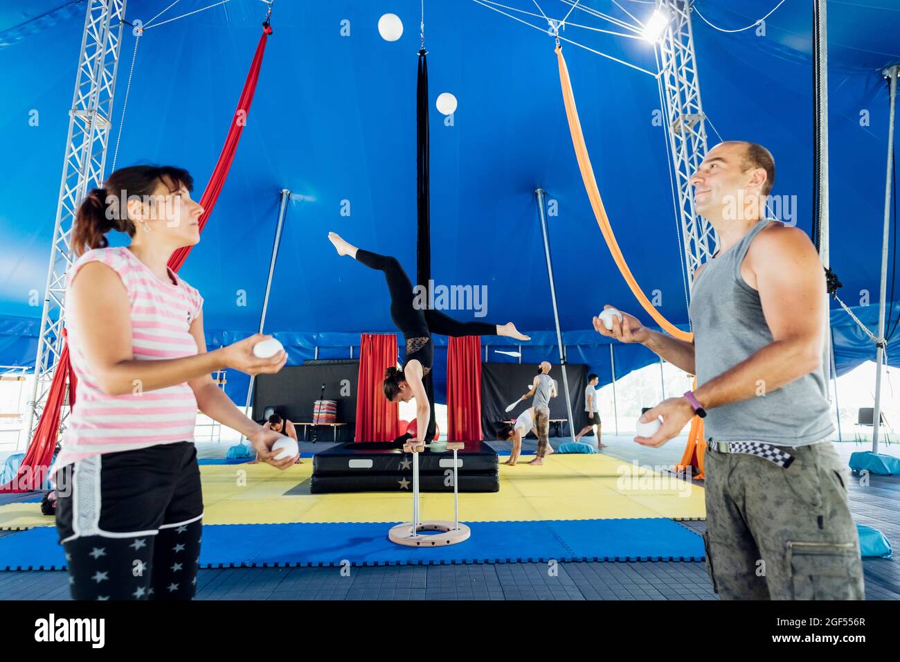 Ball acrobatics hi-res stock photography and images - Alamy