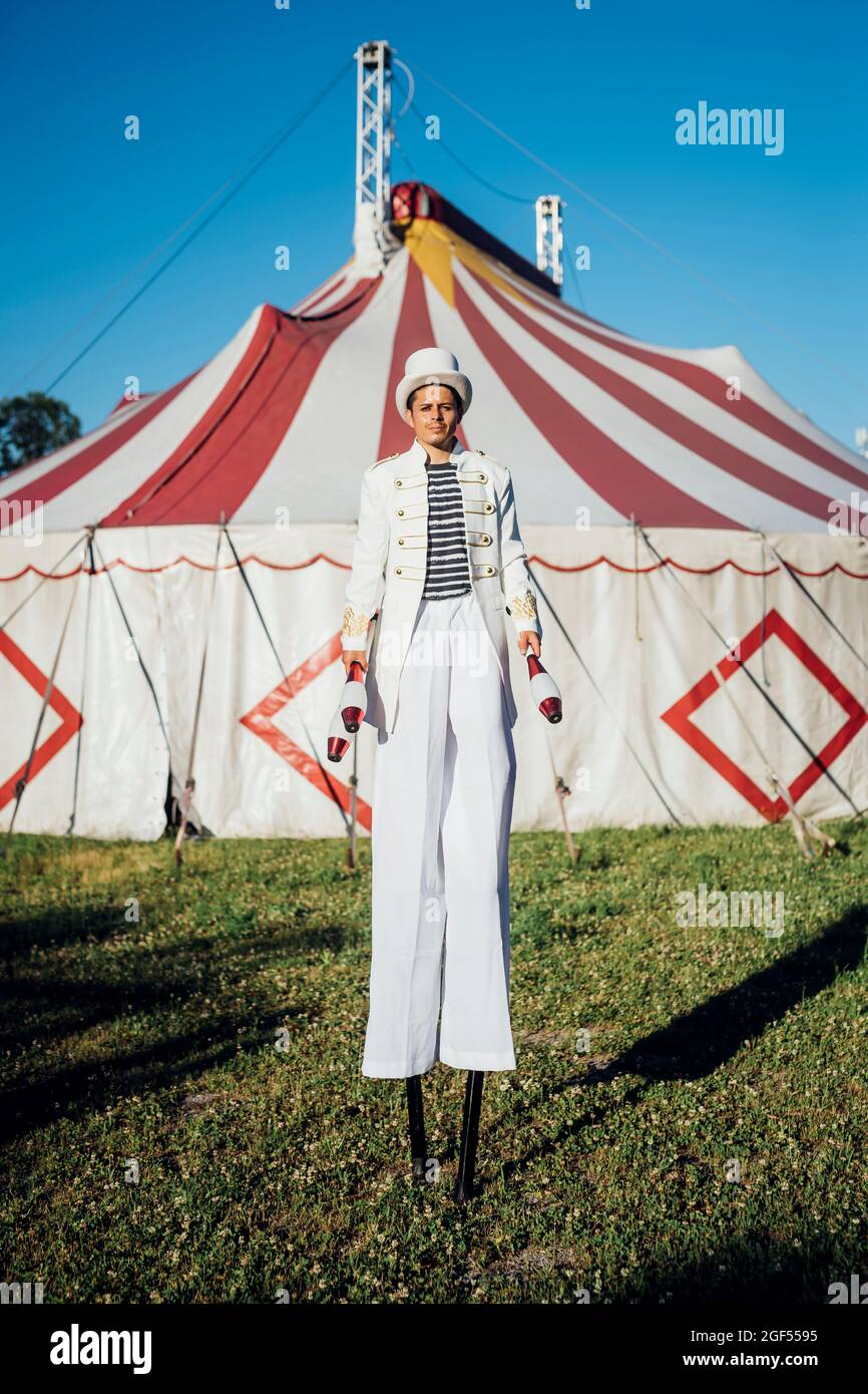 Juggling man shadow hi-res stock photography and images - Alamy
