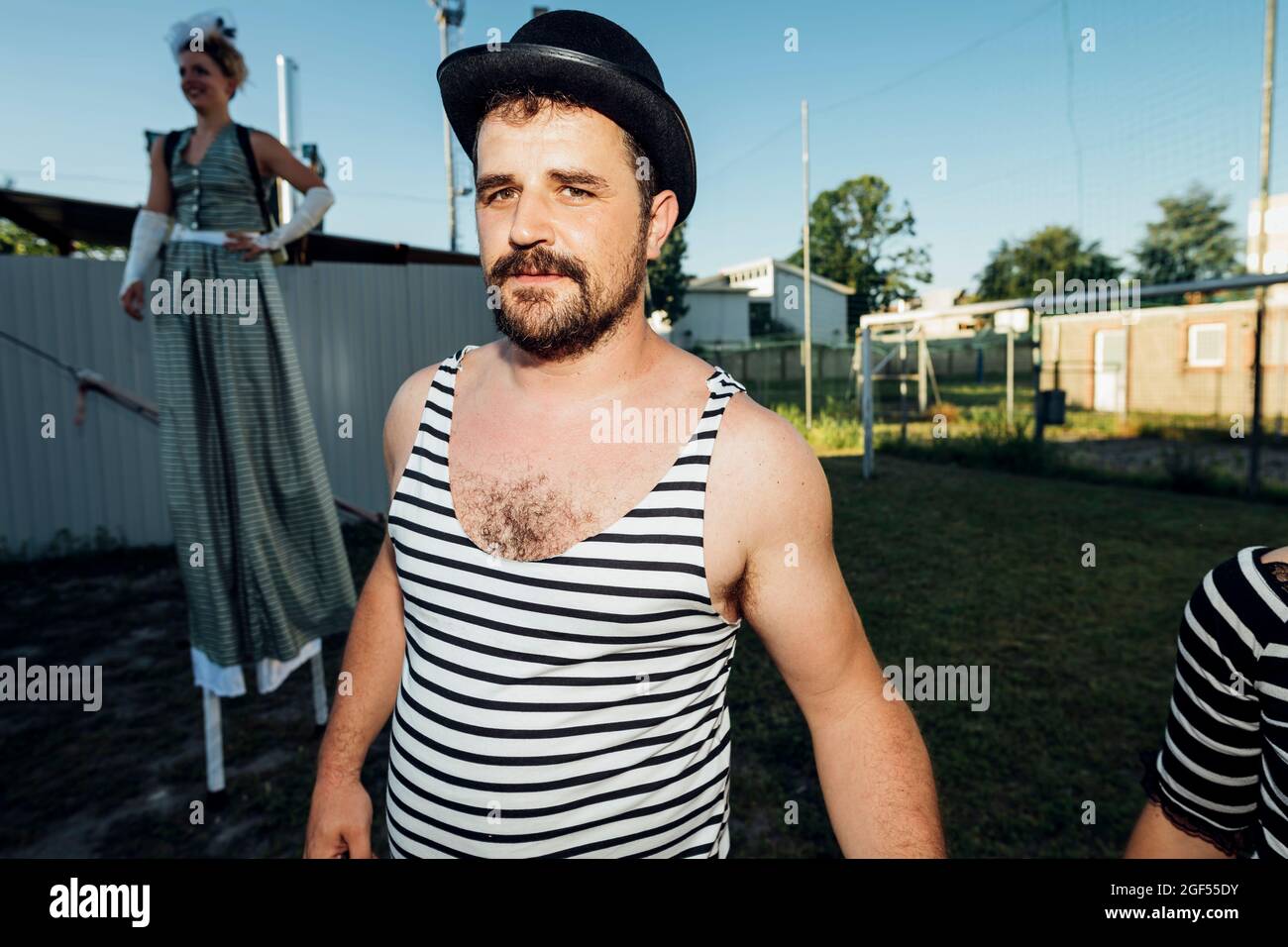 Circus performers hi-res stock photography and images - Alamy