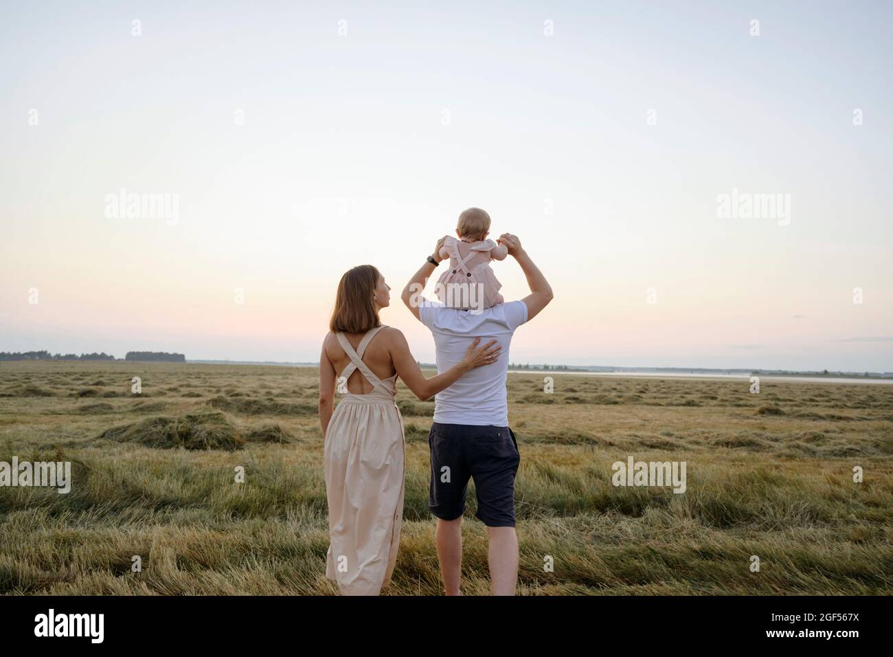Girl on the shoulders of an adult male hi-res stock photography and images - Alamy