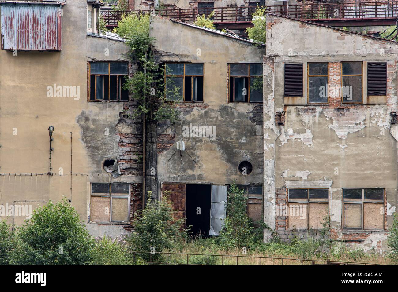 Obsolete building hi-res stock photography and images - Alamy