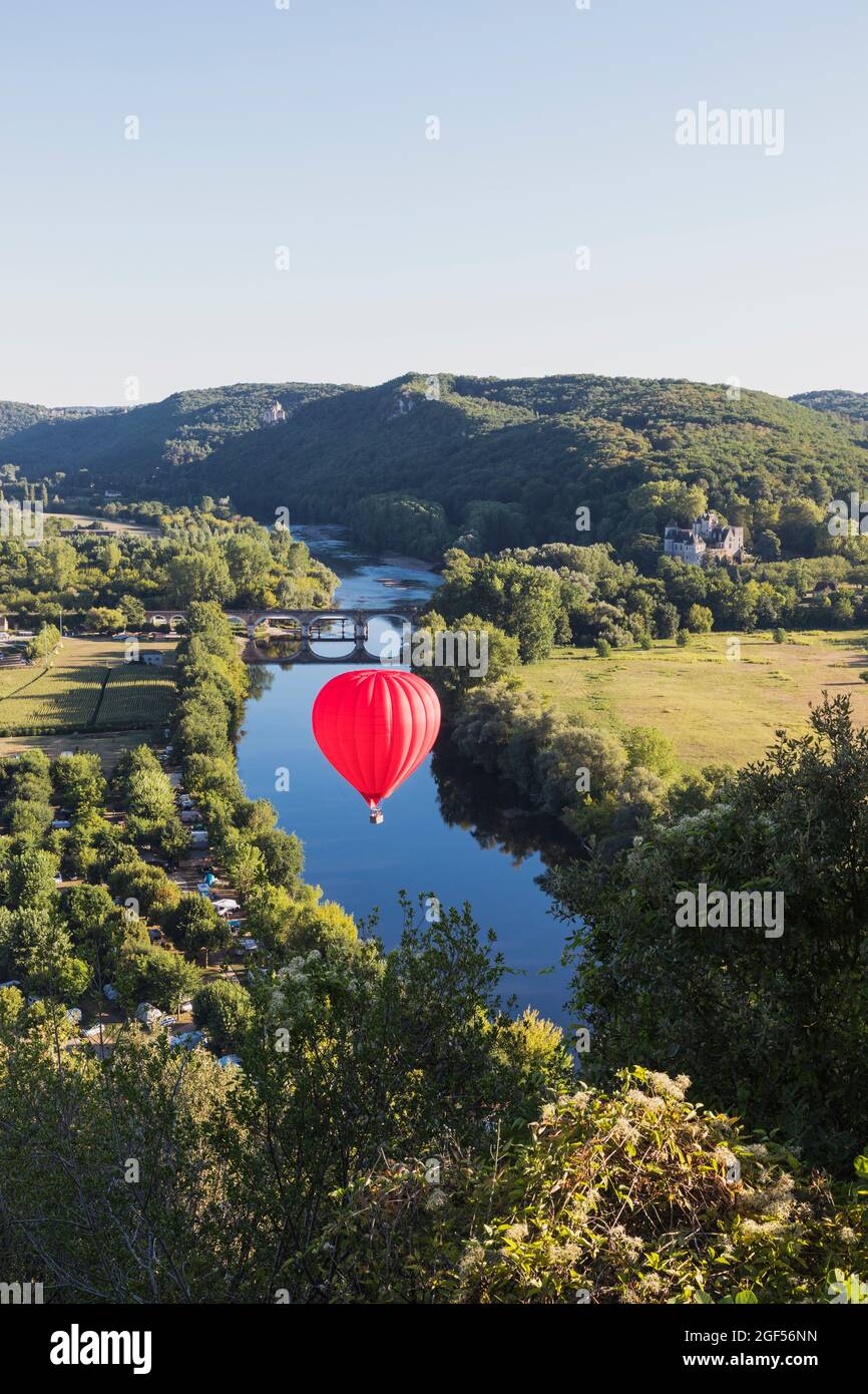 Hot air balloon hi-res stock photography and images - Alamy