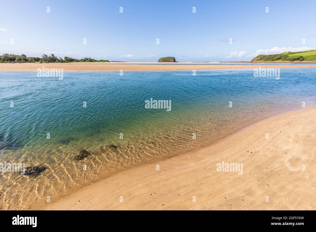 Sandy river bank hi-res stock photography and images - Alamy