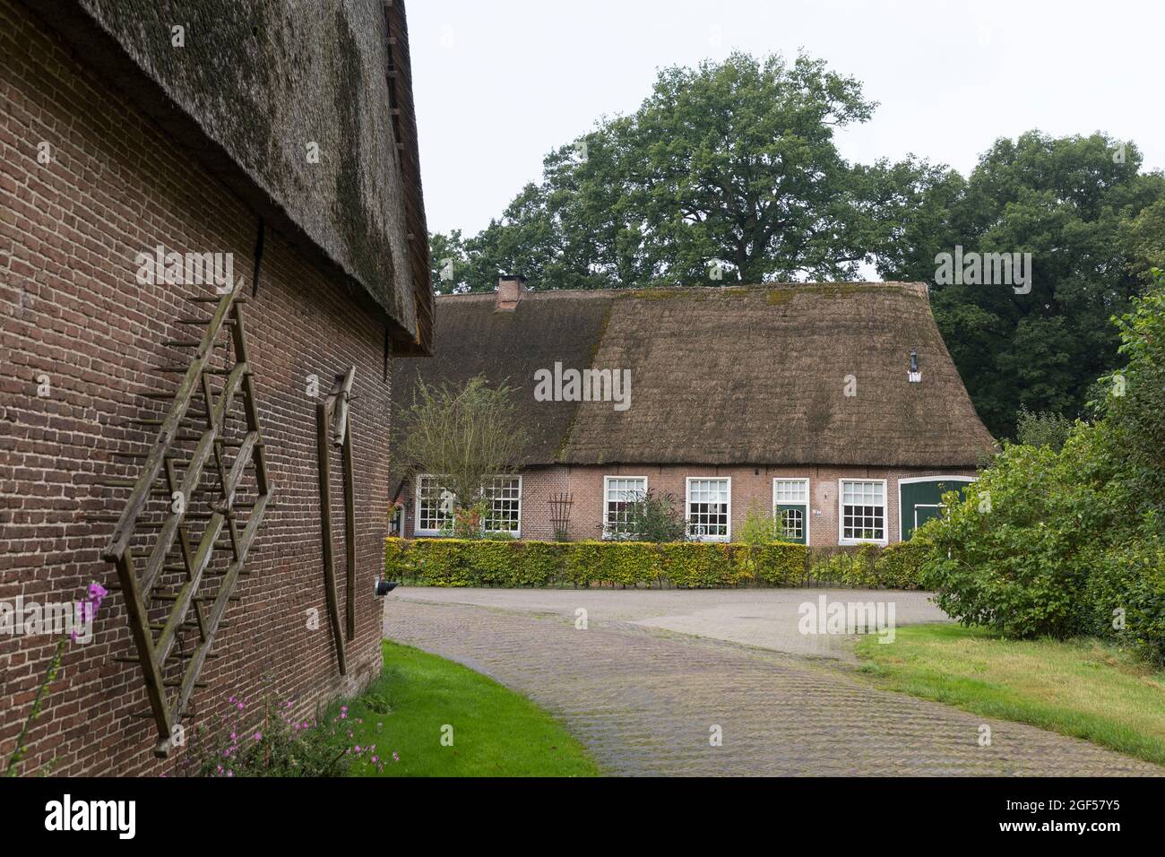 Historical barn architecture hi-res stock photography and images - Alamy