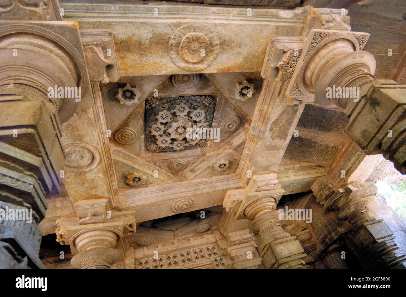Shiva Linga Temple India High Resolution Stock Photography and Images ...
