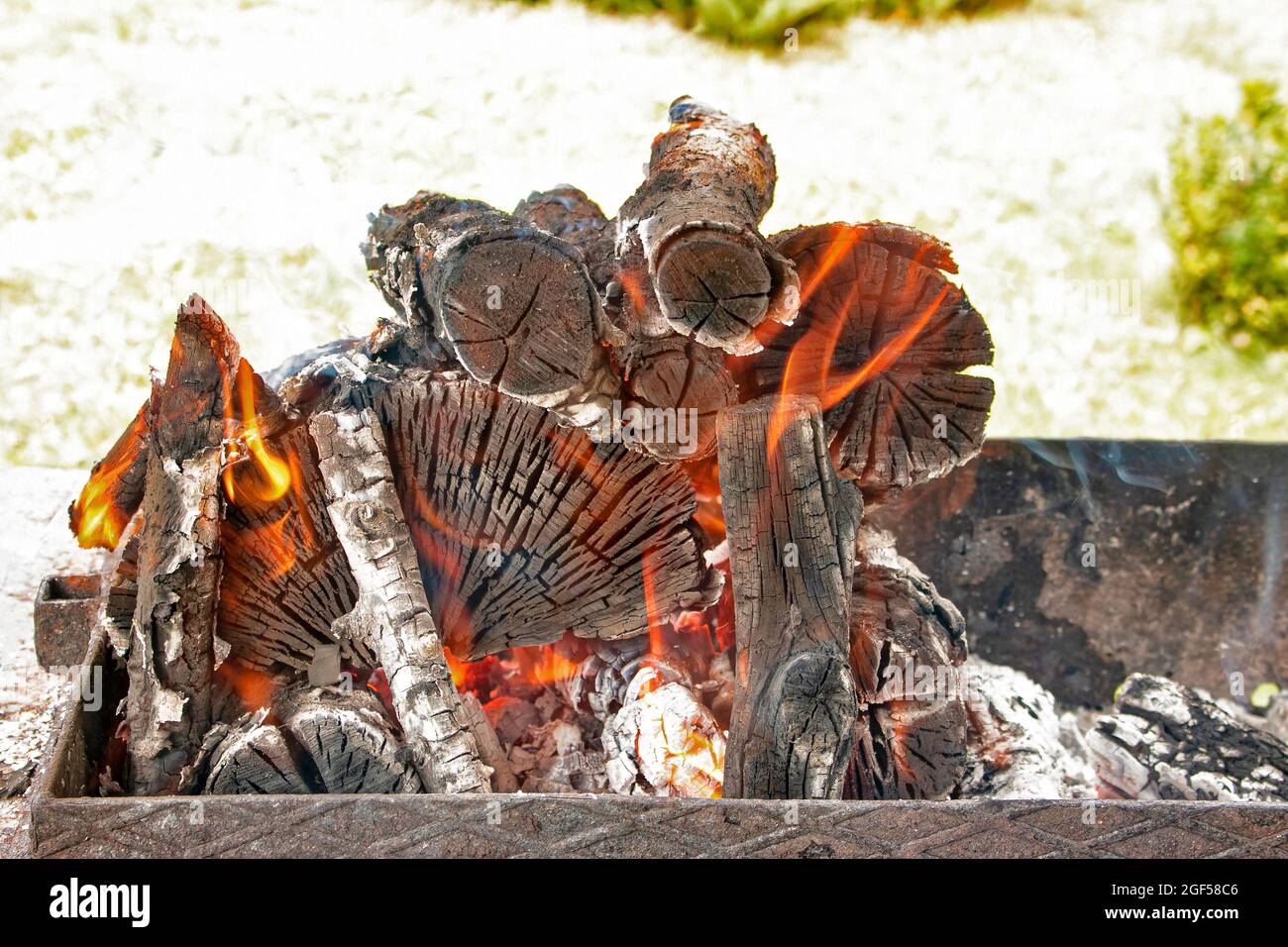 Campfire coals, Firewood burning on grill. Texture fire bonfire embers ...