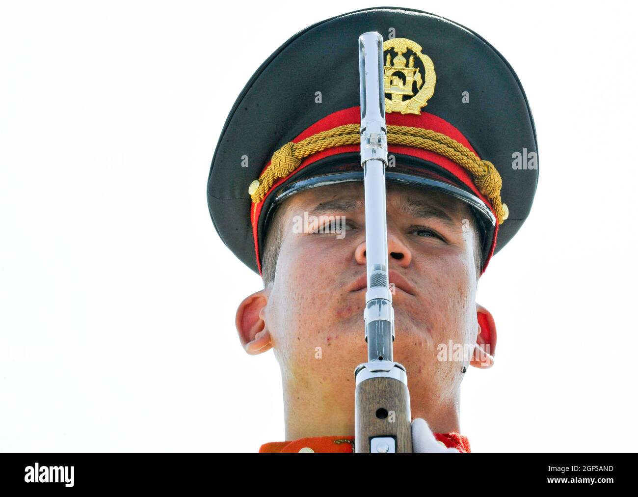 Afghan armed hi-res stock photography and images - Alamy
