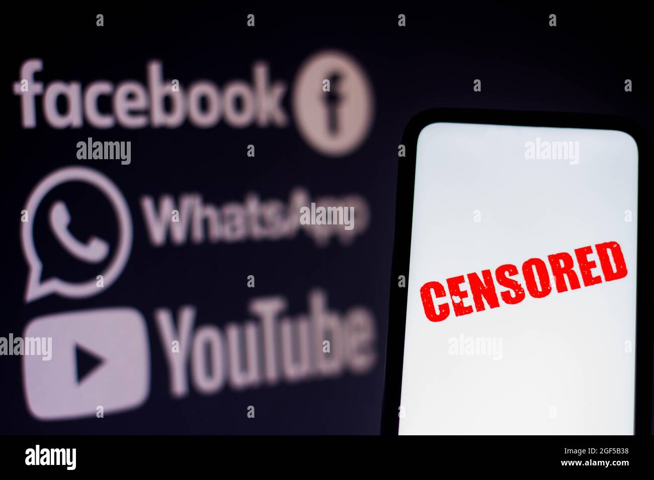 Red social whatsapp logo hi-res stock photography and images - Alamy