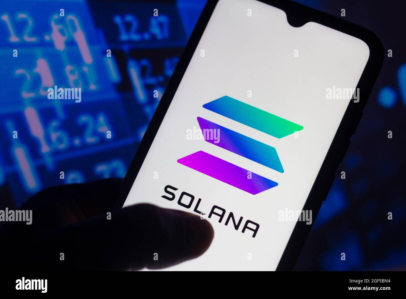 Solana logo hi-res stock photography and images - Alamy