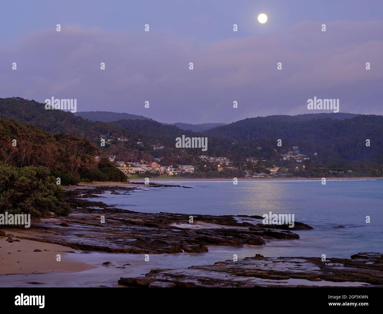 Moonlight bay beach hi-res stock photography and images - Alamy