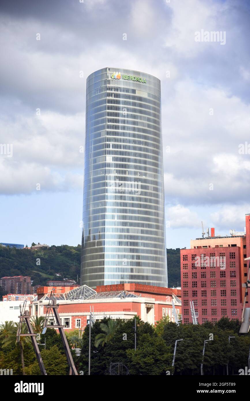 The skyscraper headquarters of iberdrola hi-res stock photography and ...