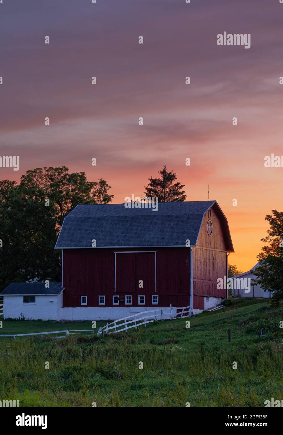 Barn at sunset in rural Michigan Stock Photo - Alamy