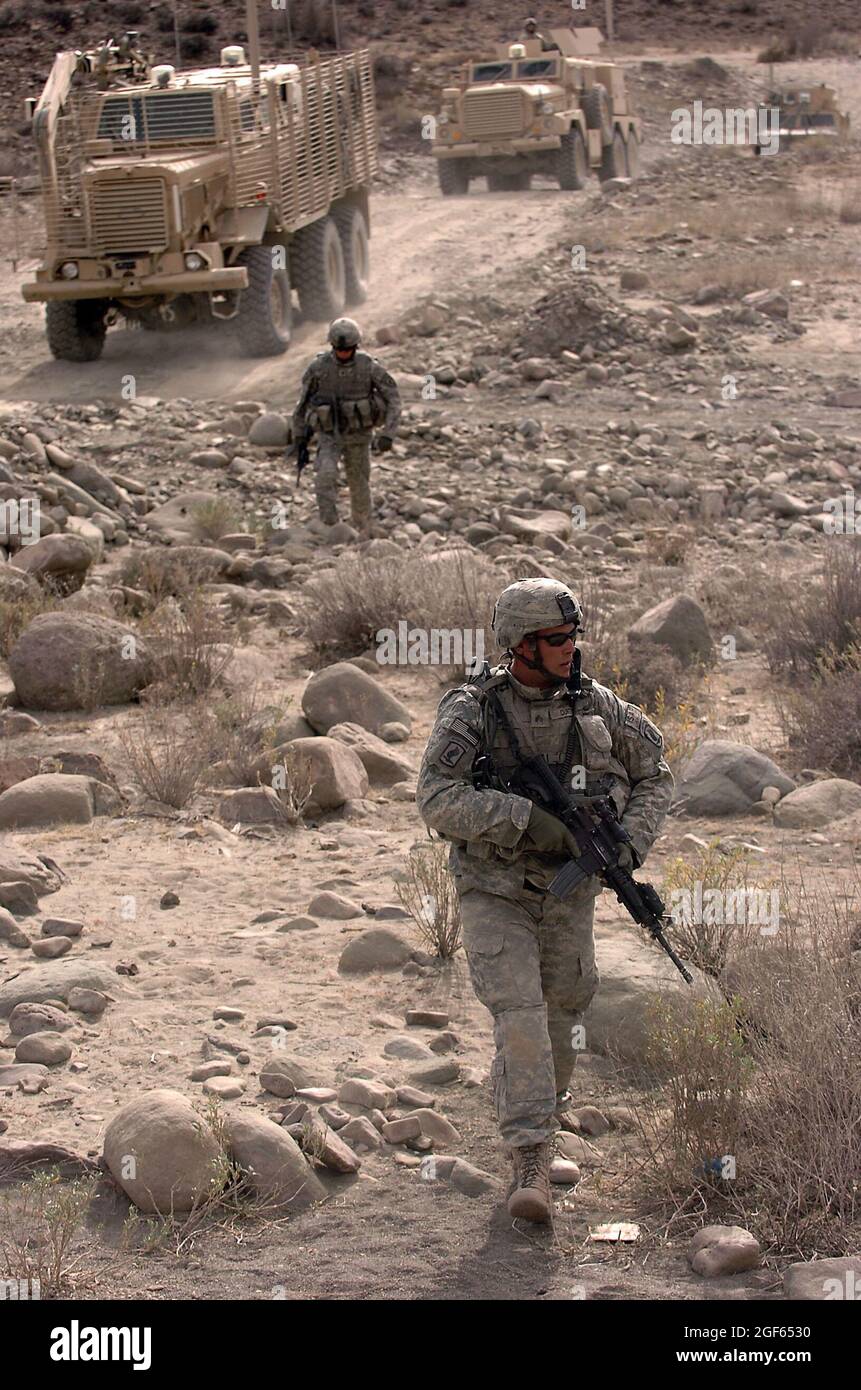 The road to zerok combat outpost hi-res stock photography and images ...