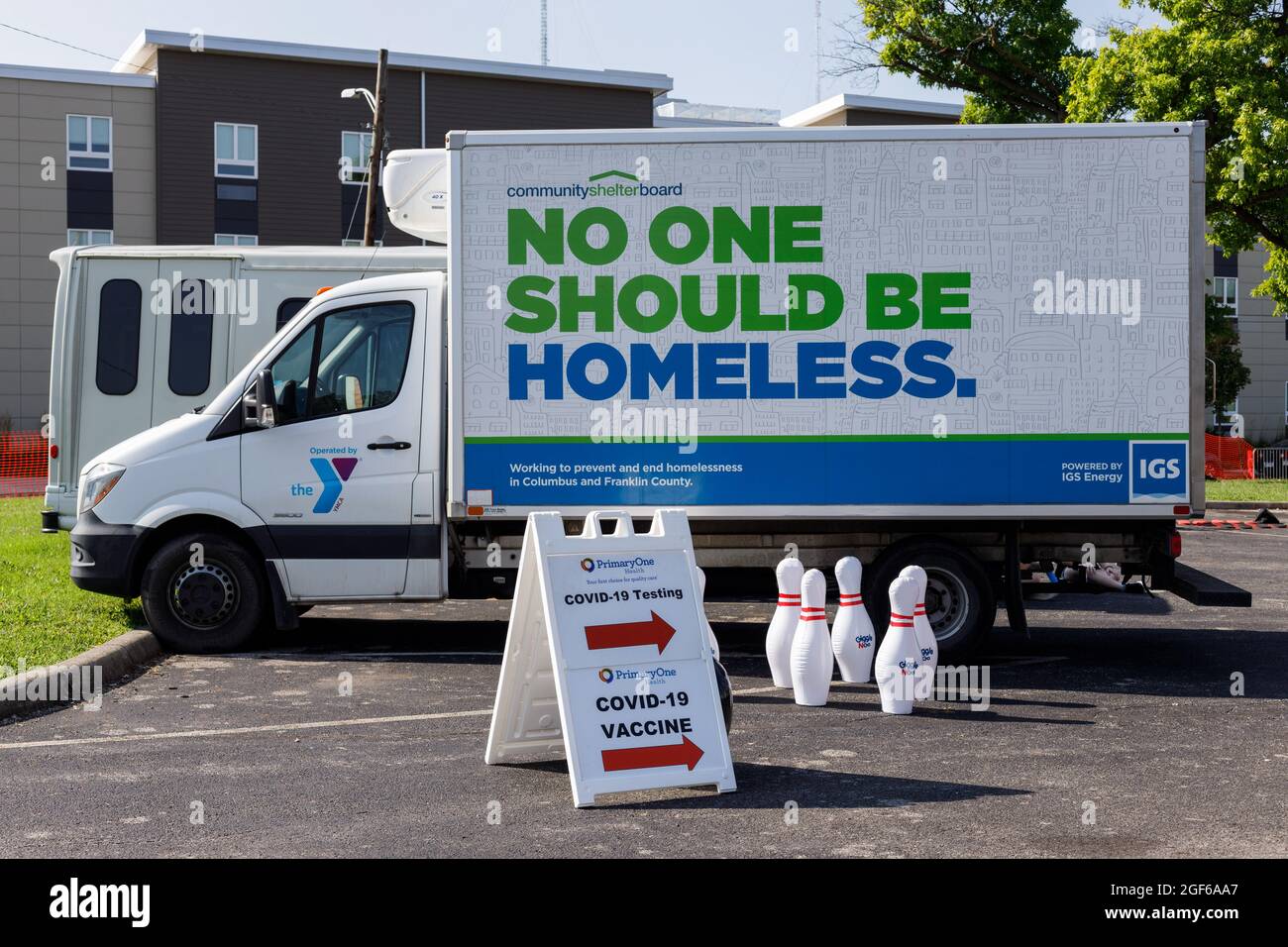 Truck without wheels hi-res stock photography and images - Alamy