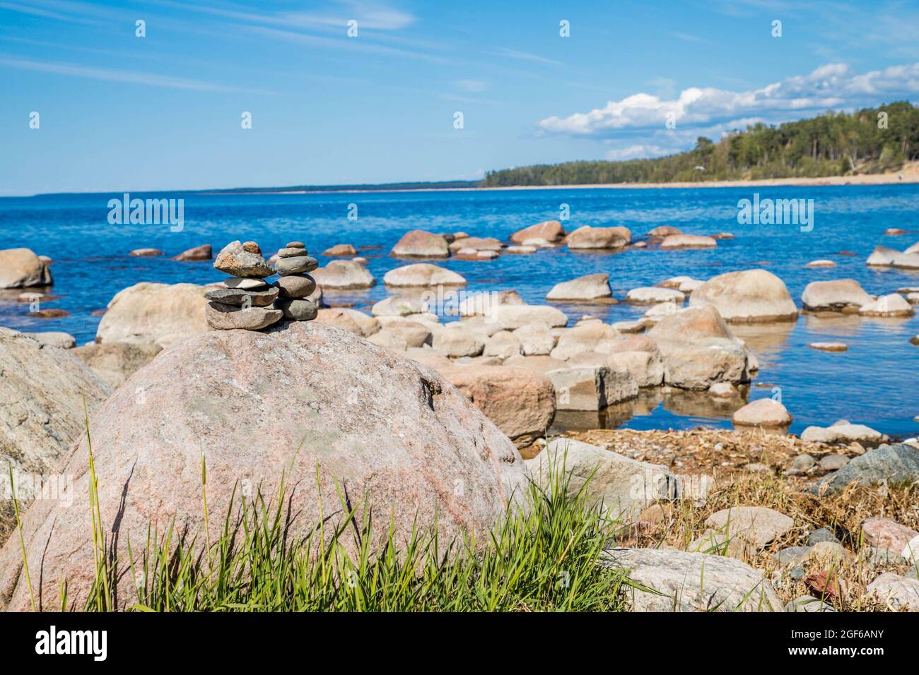 Two large standing stones hi-res stock photography and images - Alamy