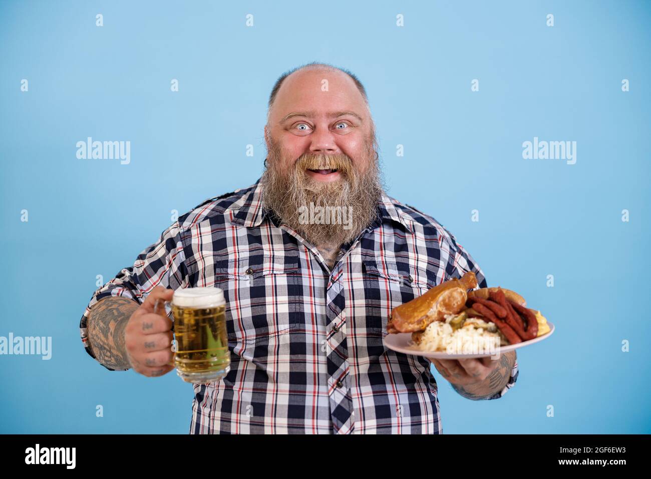 Middle aged adult beer overweight hi-res stock photography and images ...