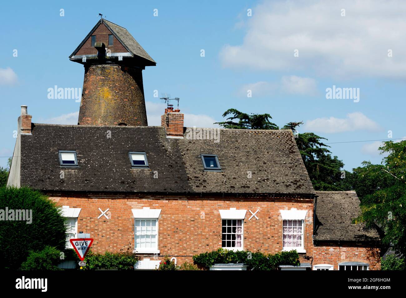 Harbury village hi-res stock photography and images - Alamy
