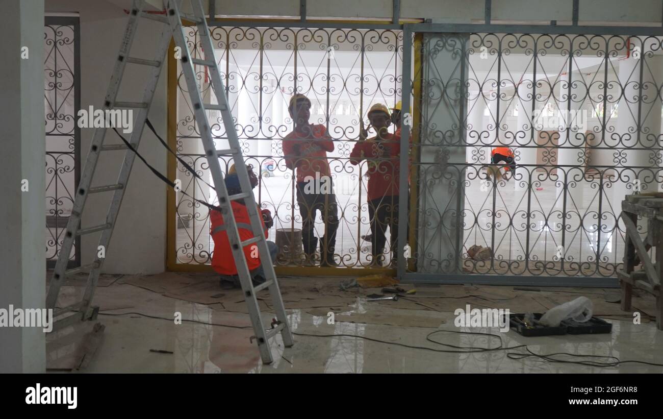 Marawi City, Philippines. 04th Mar, 2018. The reconstruction efforts of ...