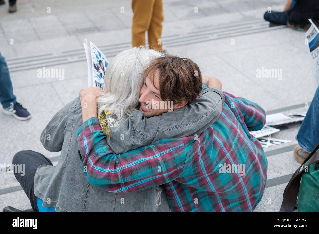 XR21 place a oversized Pink table in the middle of Long Acre Junction blocking off access to all ...