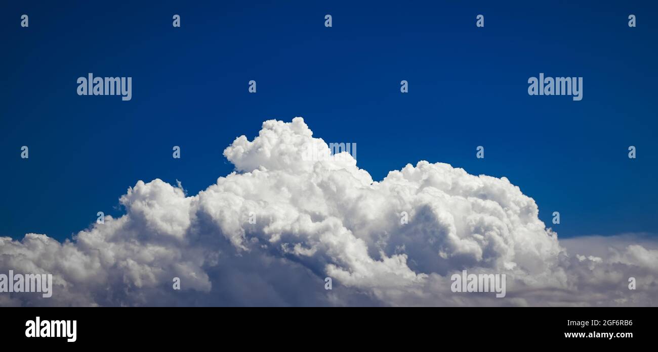Dramatic blue sky cloud formation Stock Photo - Alamy